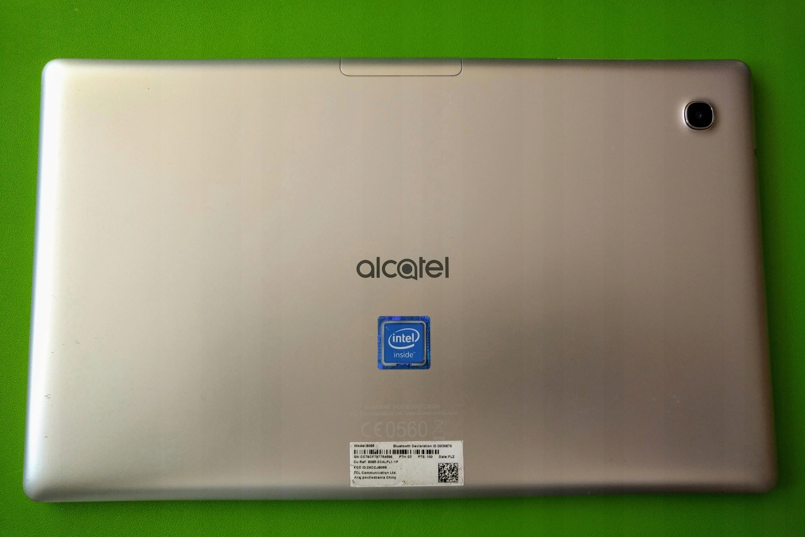 Alcatel Plus 10 z Windows 10, 4G LTE i klawiaturą - 7588504701 ...