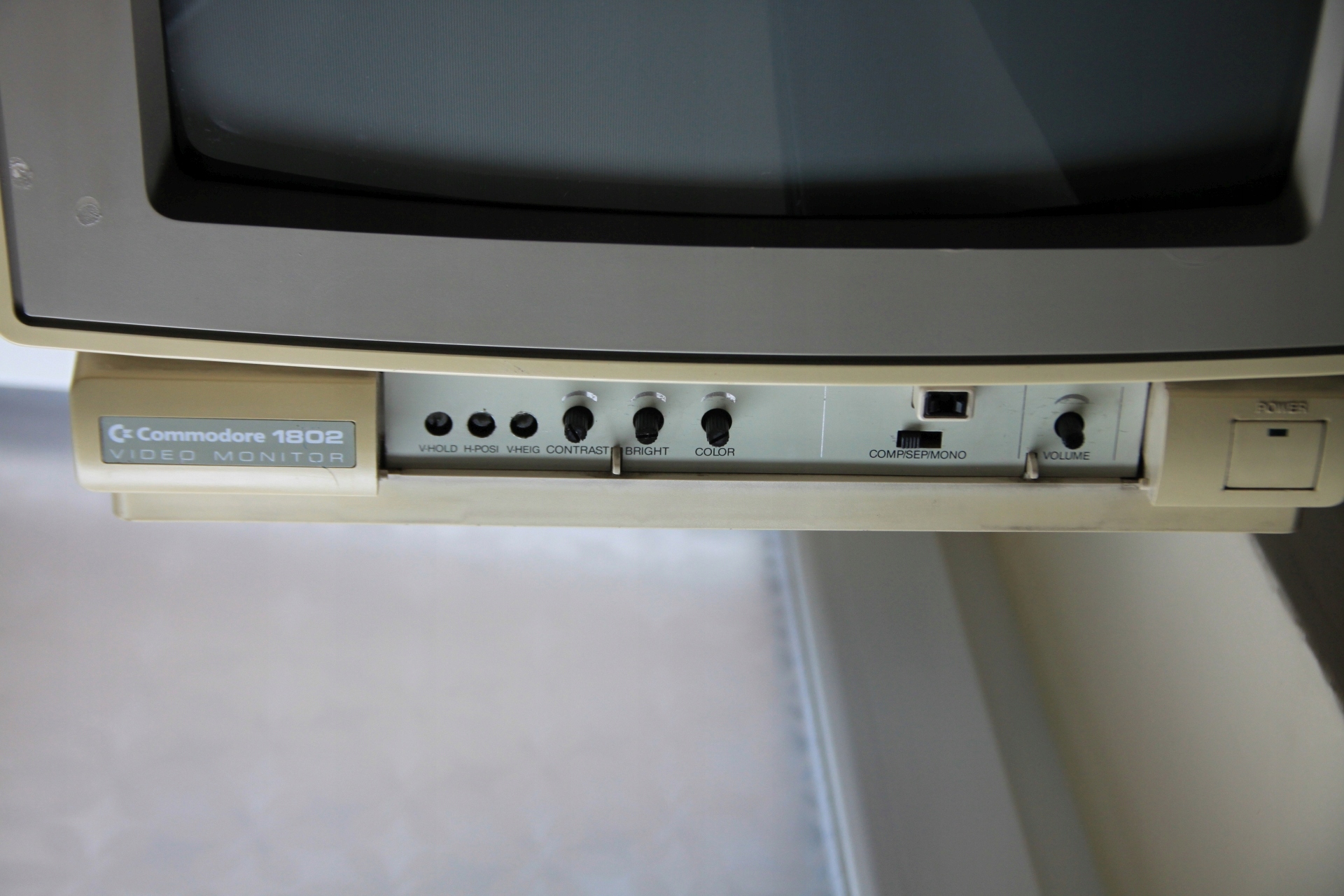 Monitor Commodore 1802 - 7642848437 - oficjalne archiwum allegro