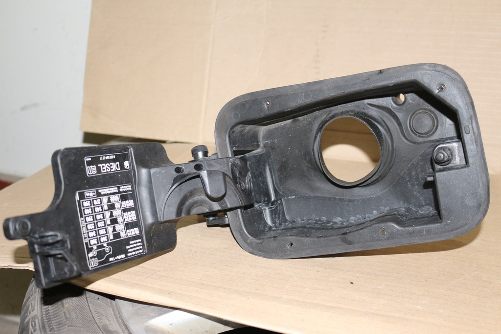 Wlew paliwa mulda Mercedes E klasa 2126300000 - 7034339712 - oficjalne ...