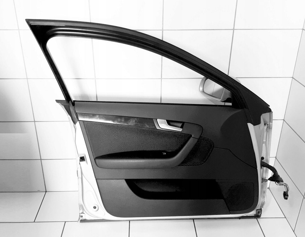 AUDI A3 8P 5D DRZWI KOMPLETNE LEWY LEWE PRZÓD LY7W - 7393061995 - oficjalne archiwum Allegro