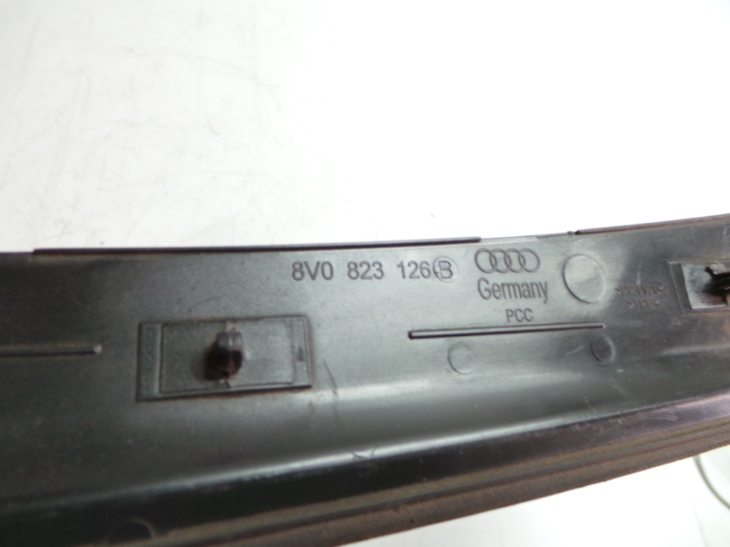 Listwa osłona maski Audi A3 8V 8V0823126B - 7340727270 - oficjalne ...