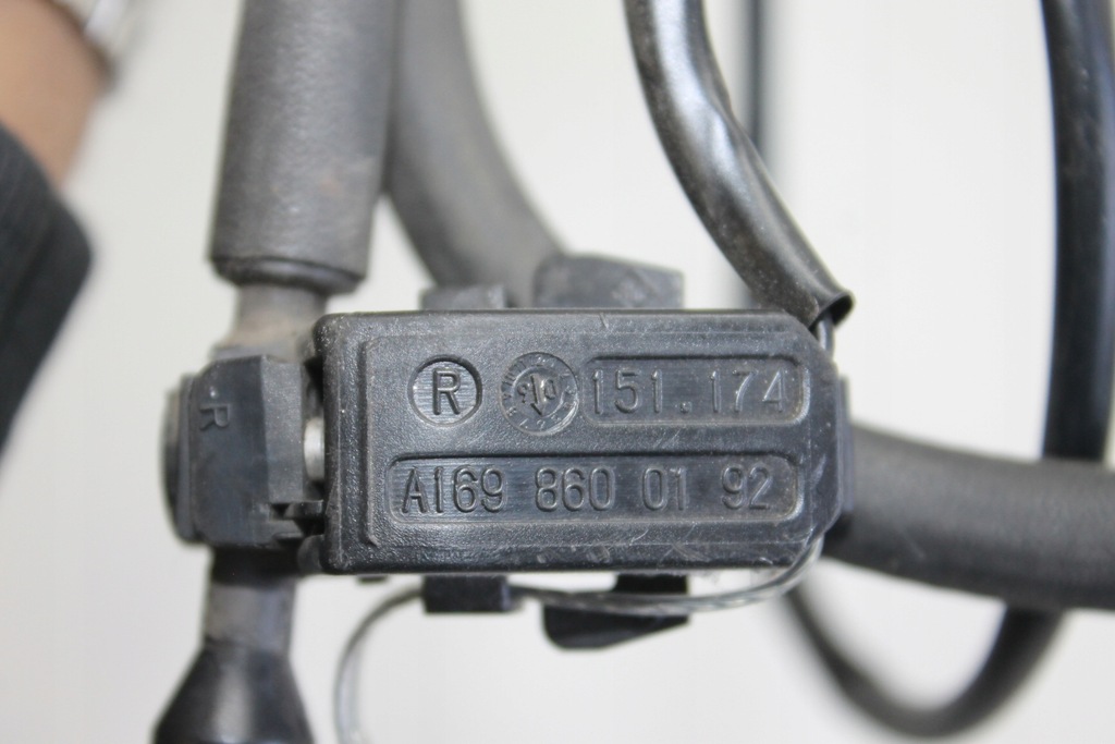 MERCEDES W169 WĄŻ SPRYSKIWACZA A1698600192 - 7359300223 - oficjalne ...