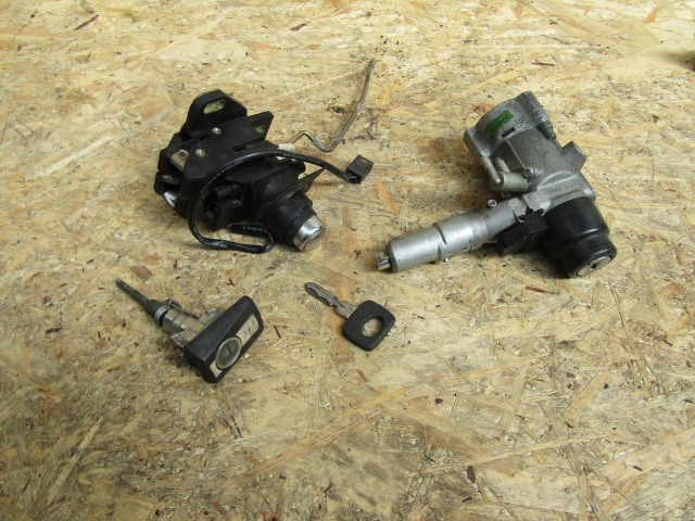 6 MERCEDES W124 STACYJKA WKLADKA DRZWI ZAMEK KLAPY - 7309894483 - oficjalne archiwum Allegro