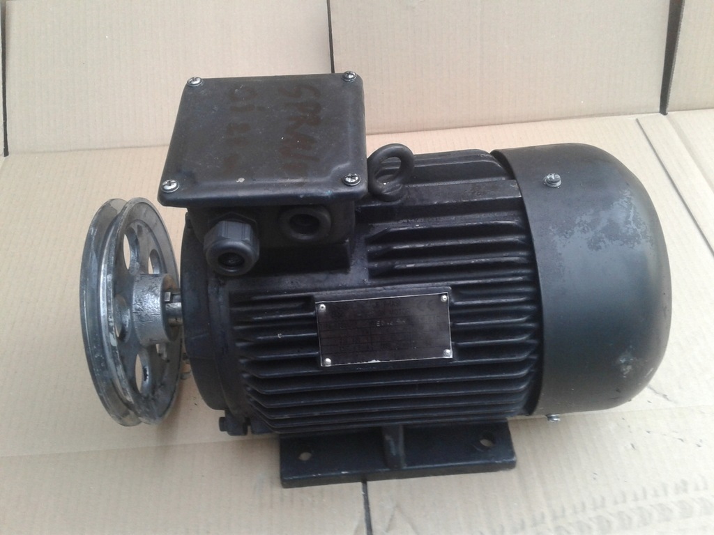 SILNIK ELEKTRYCZNY 3KW 2880 OBR/MIN - 7561248402 - oficjalne archiwum Allegro